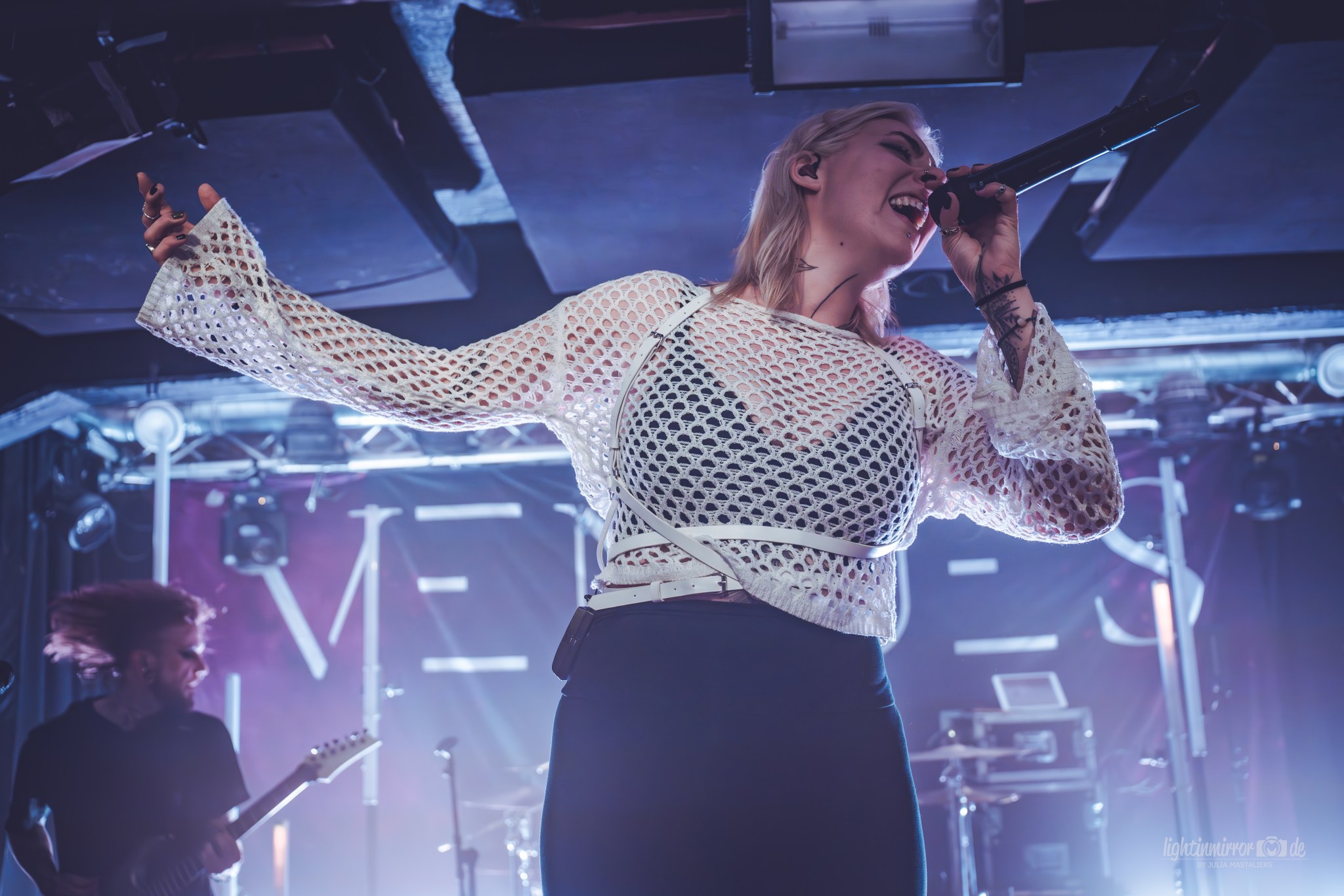 Was für ein Start in das Jahr! – VENUES Sängerin Lela im Interview beim ...